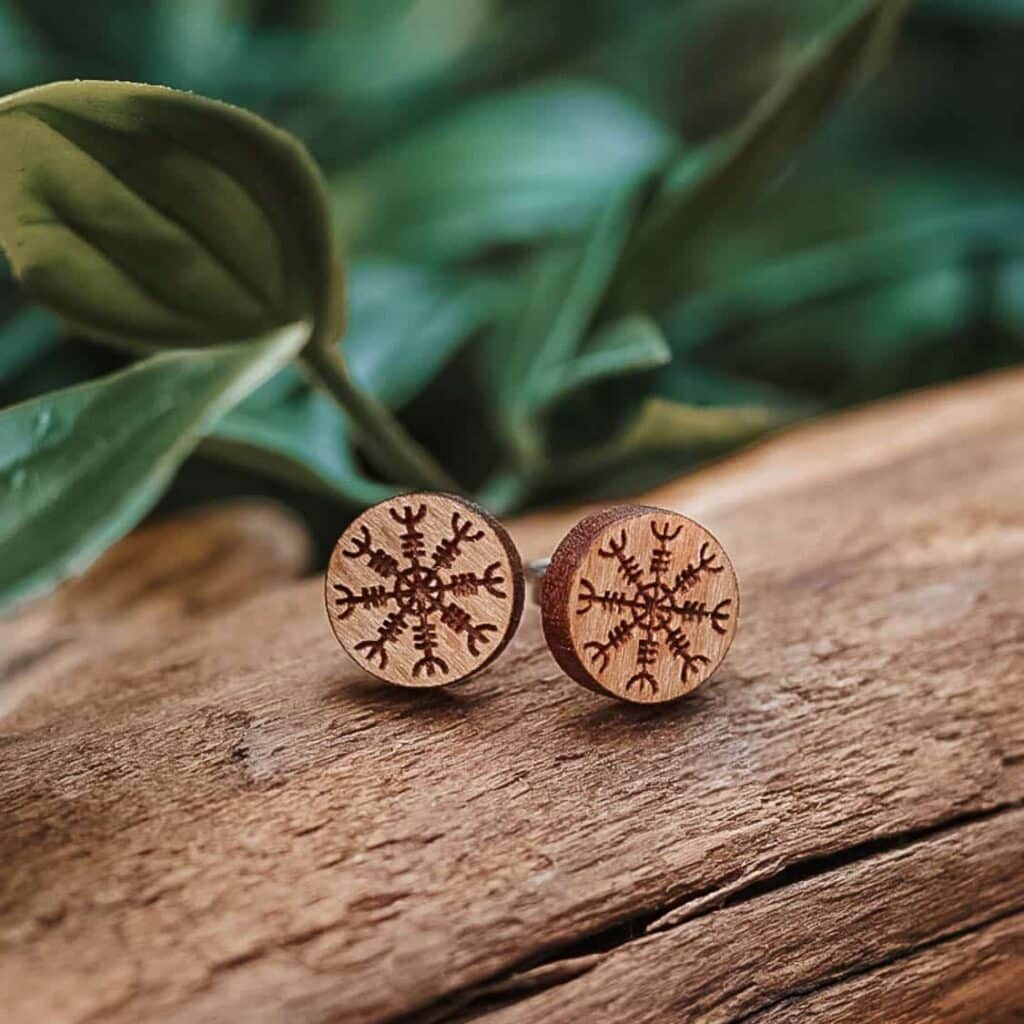 Clous d'oreilles en bois Papillon - Bijoux en bois suisse